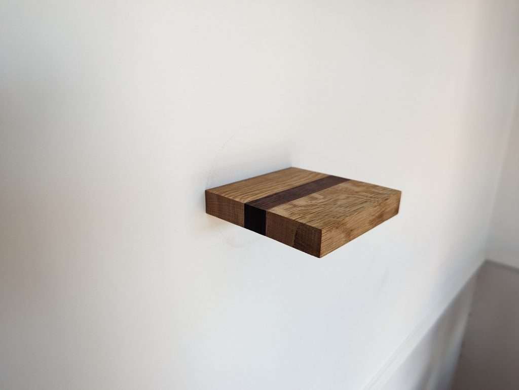 Mini floating screw in shelf – Oak & Black Walnut - Wood 'N' Pegs