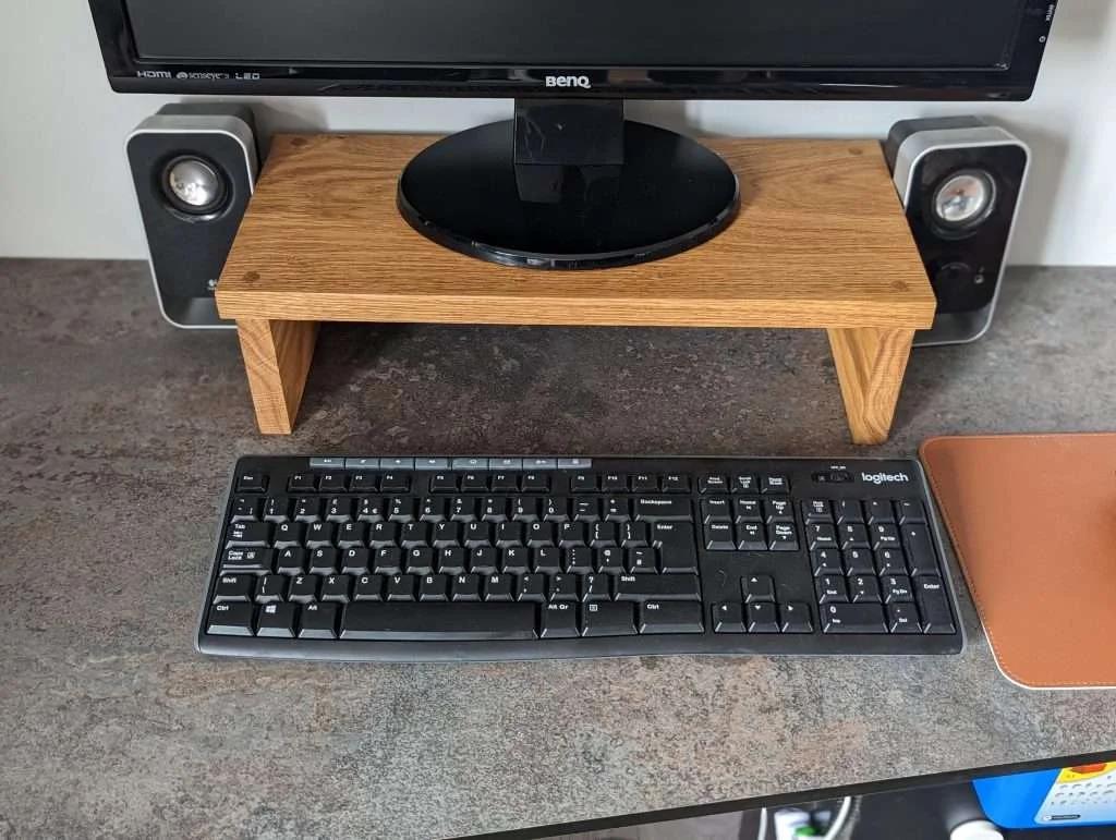Handmade Solid Oak Wood Monitor Stand – Customizable - Wood 'N' Pegs